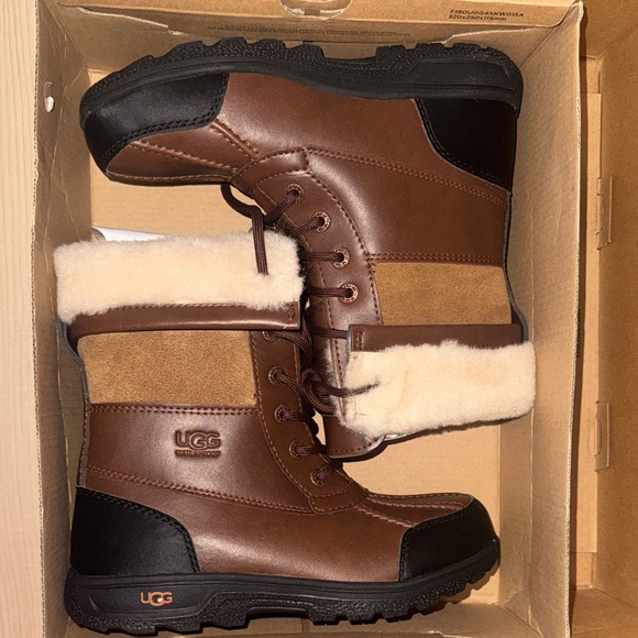 UGG | Shoes | Ugg Chestnut And Black Boots With Cream Fur | Poshmark